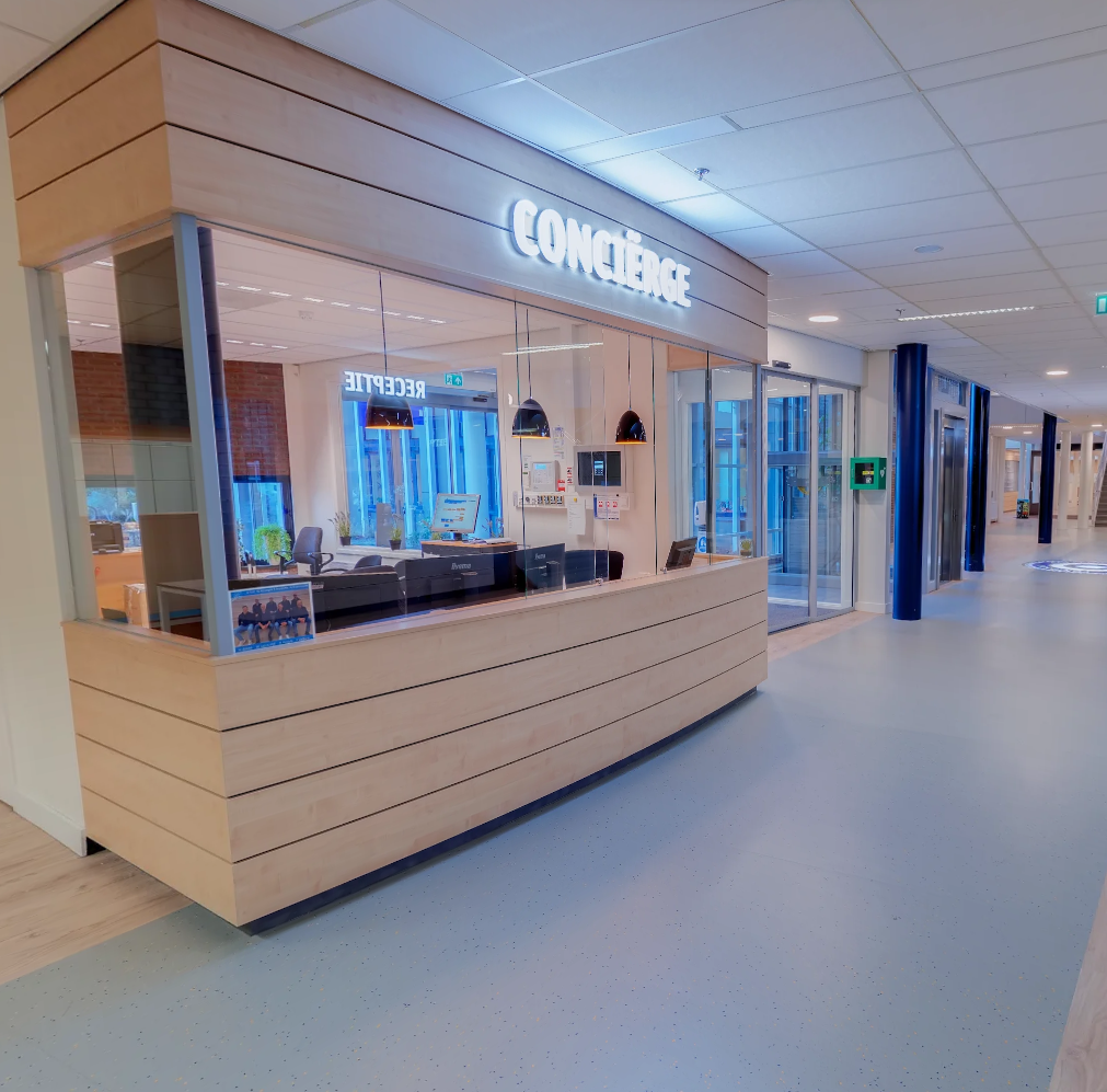 Horizontaal schuivend loket HSL-10B geplaatst bij JFC College Barneveld ...